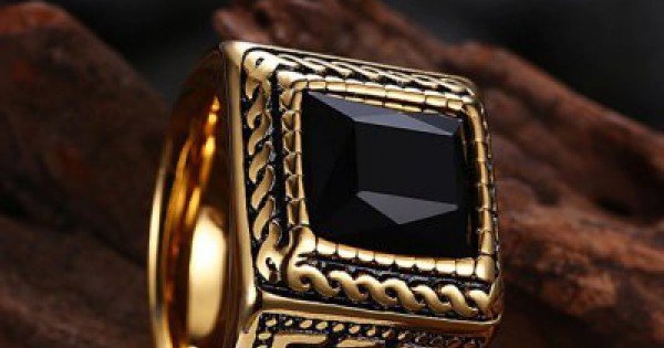 Unaza per Femra dhe Meshkuj